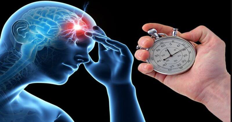 Udar mózgu. Zobacz przyczyny, objawy, diagnozę i leczenie